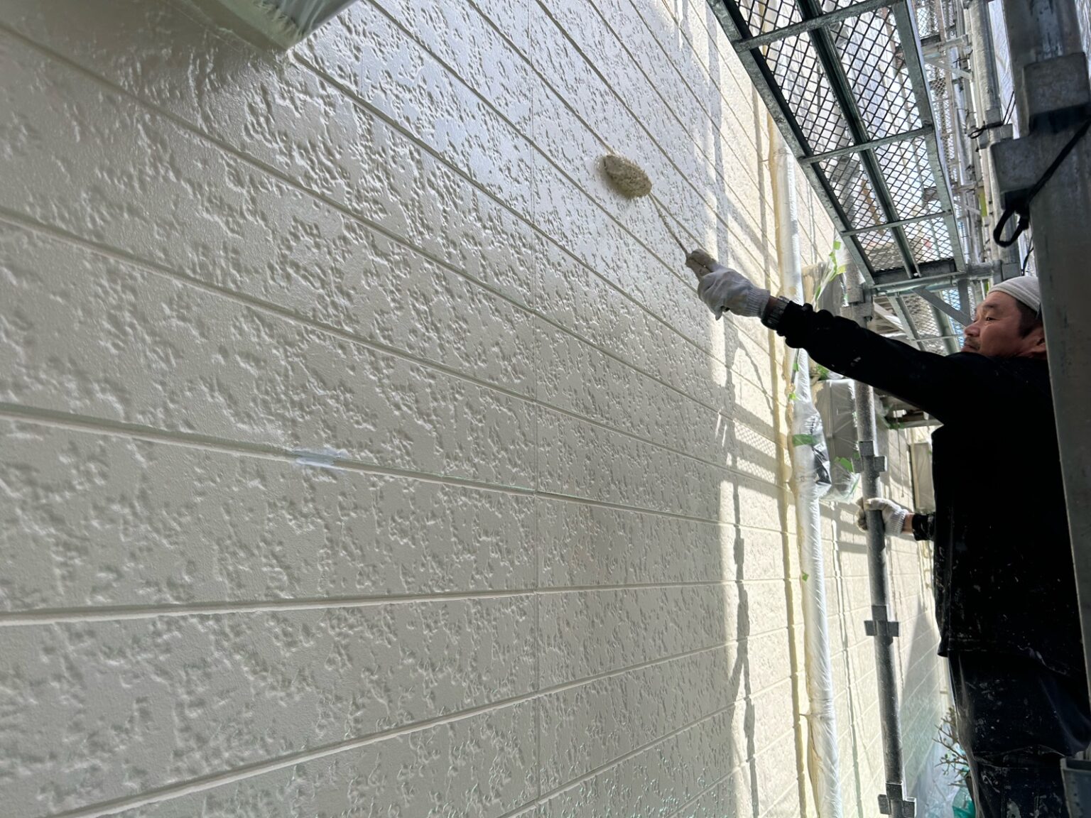 外壁塗装における透湿性とは⁈ 透湿性塗料のメリット・デメリットもご紹介！｜現場ブログ｜大阪市の外壁塗装専門店つねペイントにお任せ